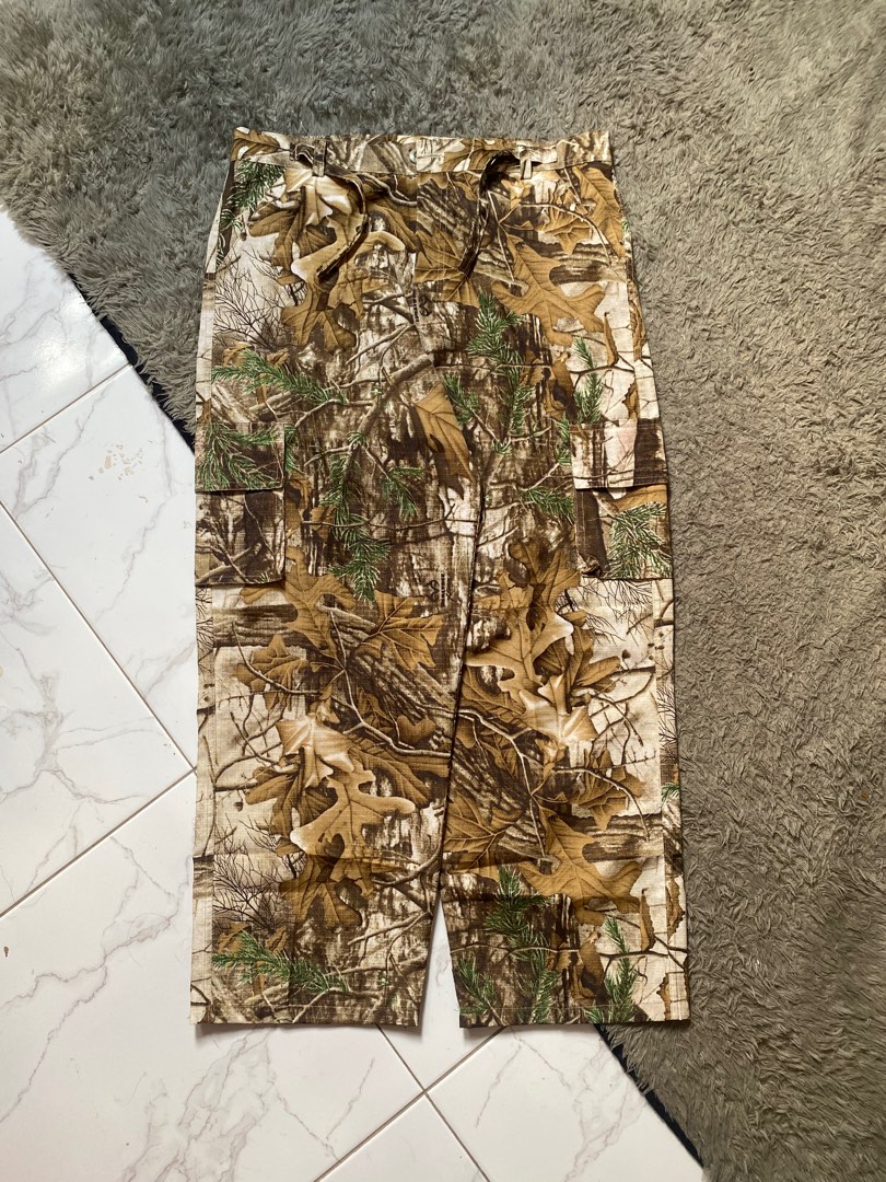 Realtree look a like pants, Fesyen Pria, Pakaian , Bawahan di Carousell