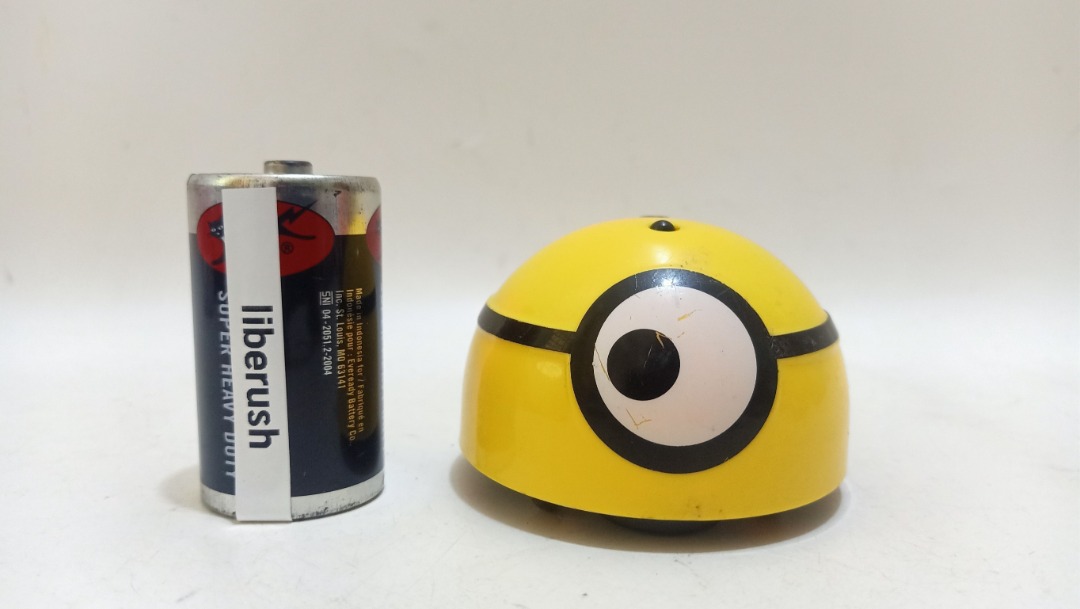 Universal studio despicable me minion escaping toy pet , minion rush ...