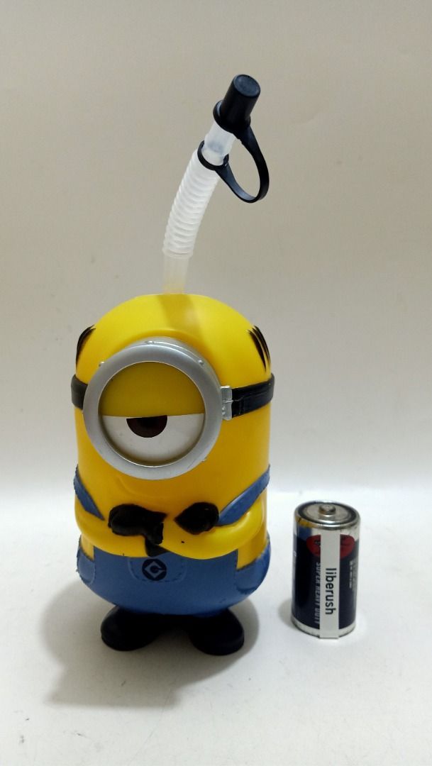 Universal studios despicable me minion kevin bottle cup tumbler ... Universal studios despicable me minion kevin bottle cup tumbler ...