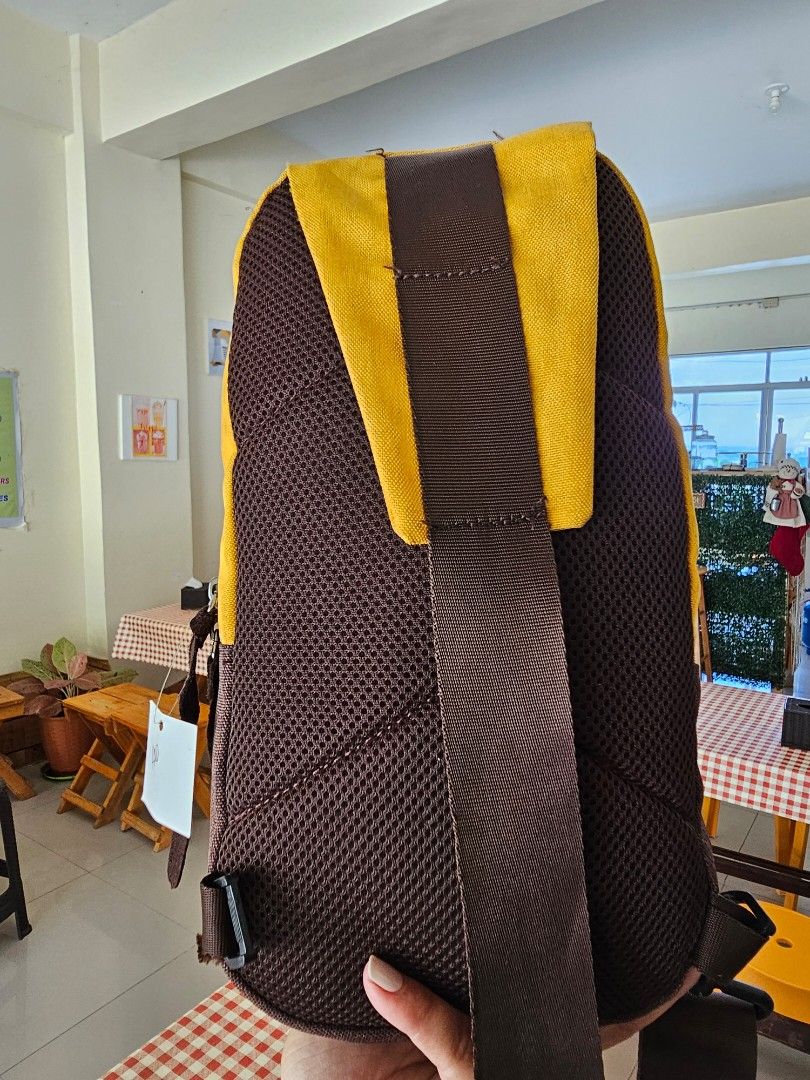 Beanpole body bag, Men's Fashion, Bags, Belt bags, Clutches and Pouches ...