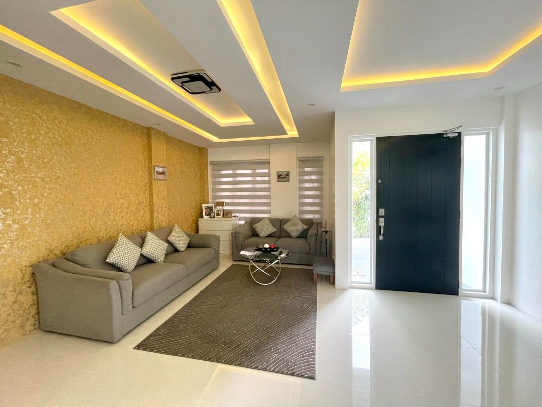 Binan Laguna Corner House and Lot with own swimming pool in ...