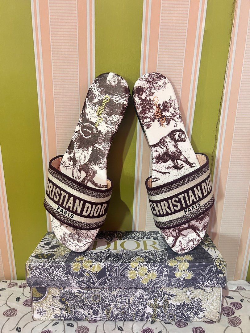 Christian Dior Slides, Women's Fashion, Footwear, Flats & Sandals on ...