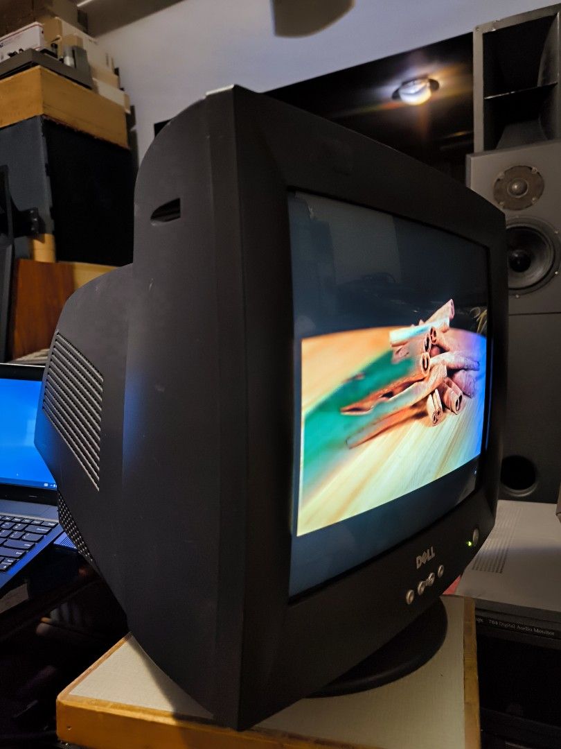 Dell 17" CRT VGA Monitor 中古電腦顯示器 遊戲機 展覽 拍攝 道具, 家庭電器, 電視 & 其他娛樂, 電視 ...