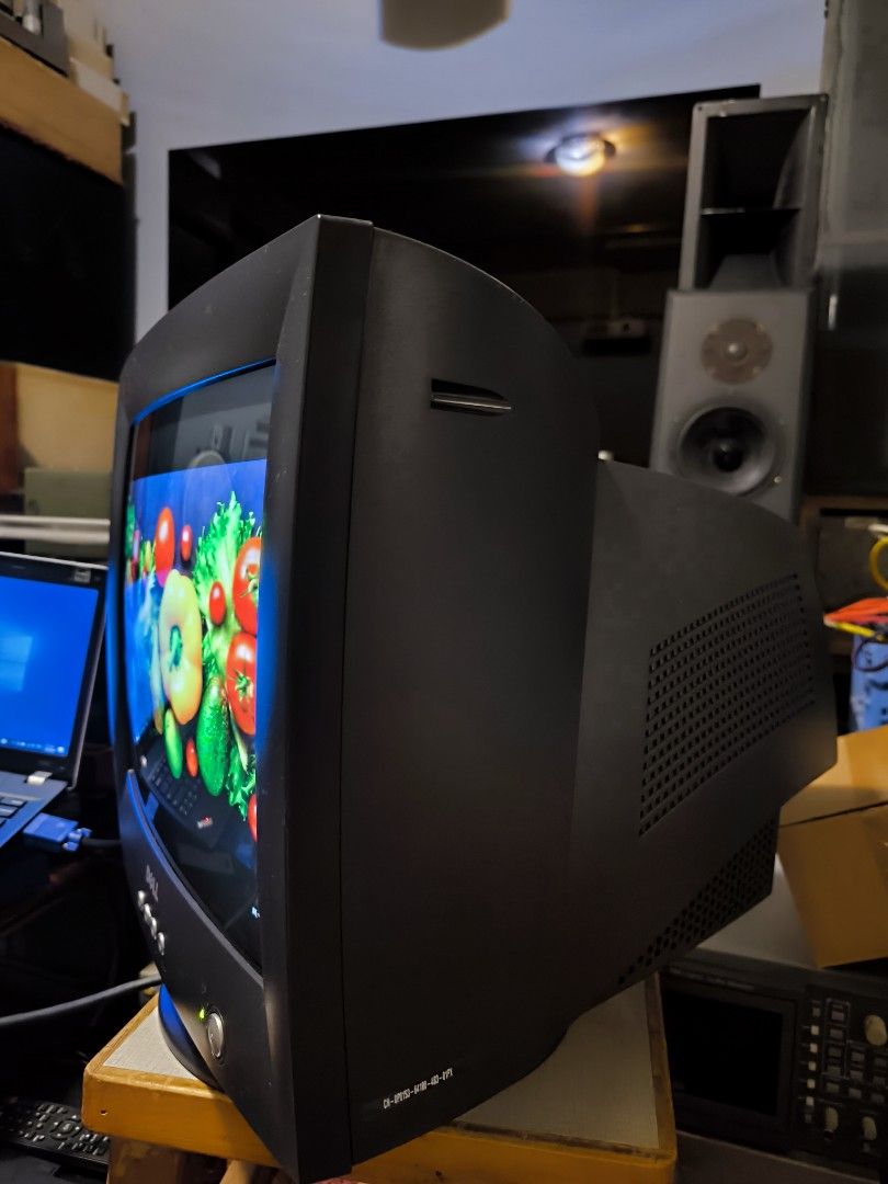 Dell 17" CRT VGA Monitor 中古電腦顯示器 遊戲機 展覽 拍攝 道具, 家庭電器, 電視 & 其他娛樂, 電視 ...