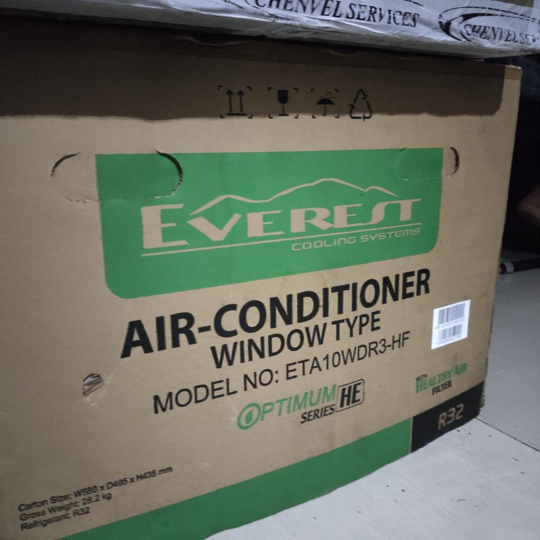 EVEREST window type 1HP, TV & Home Appliances, Air Conditioning and ...