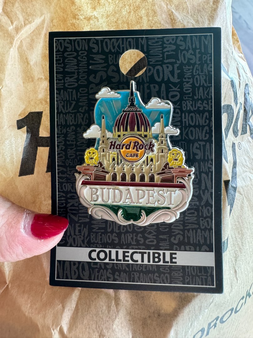 Hard rock Budapest pin, Hobbies & Toys, Memorabilia & Collectibles, Fan ...