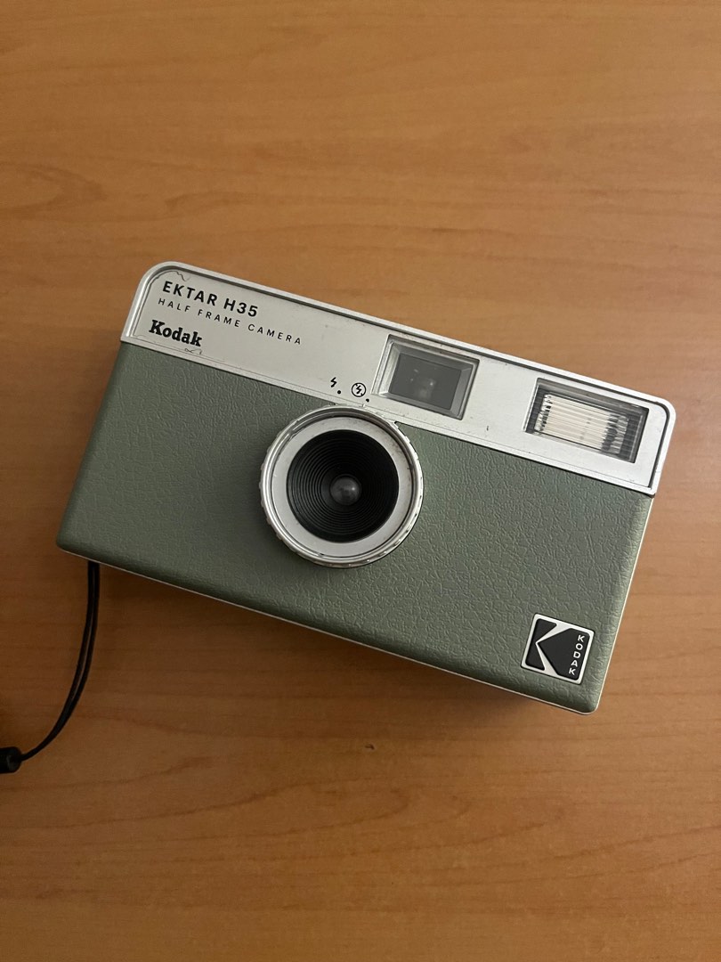 Kodak Ektar Half Frame Film Camera, Photography, Cameras on Carousell