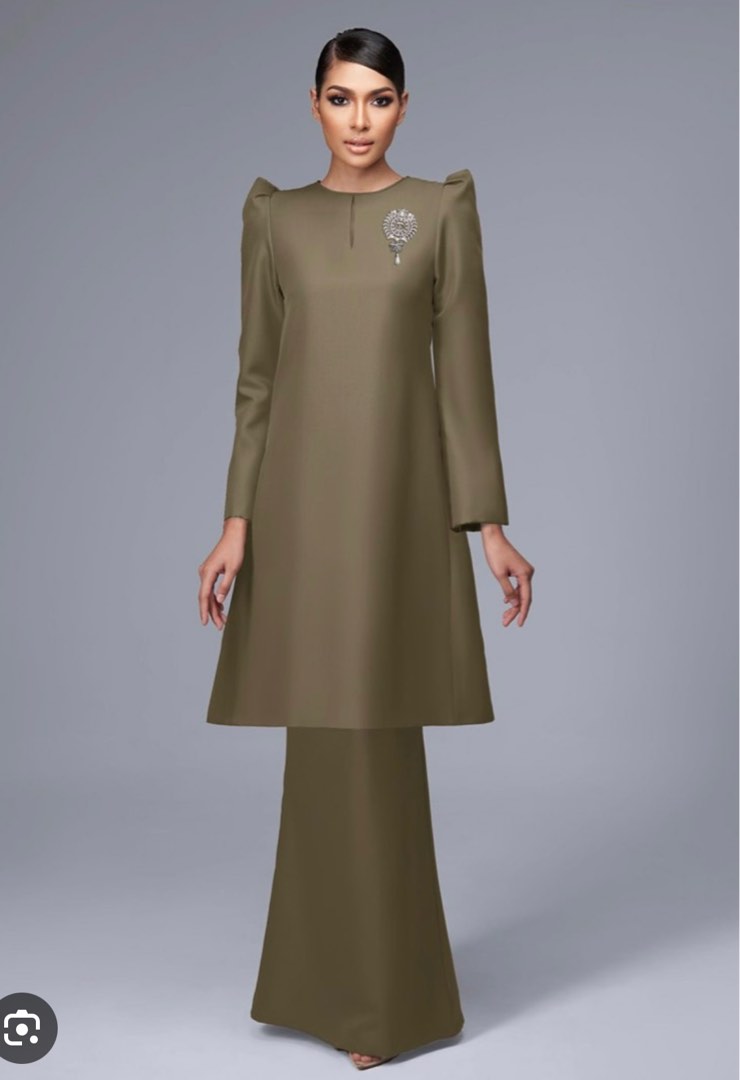 Rizman Ruzaini Basic Kurung in Khaki, Women's Fashion, Muslimah Fashion ...