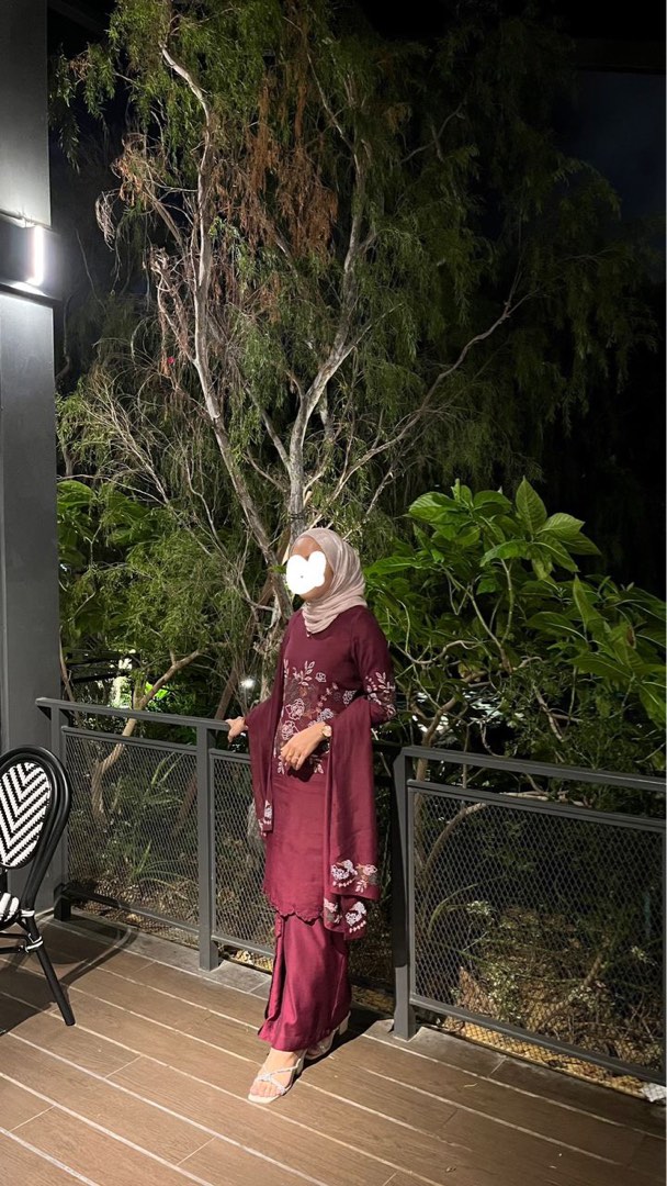 Wanzar baju kurung sulam, Women's Fashion, Muslimah Fashion, Baju ...