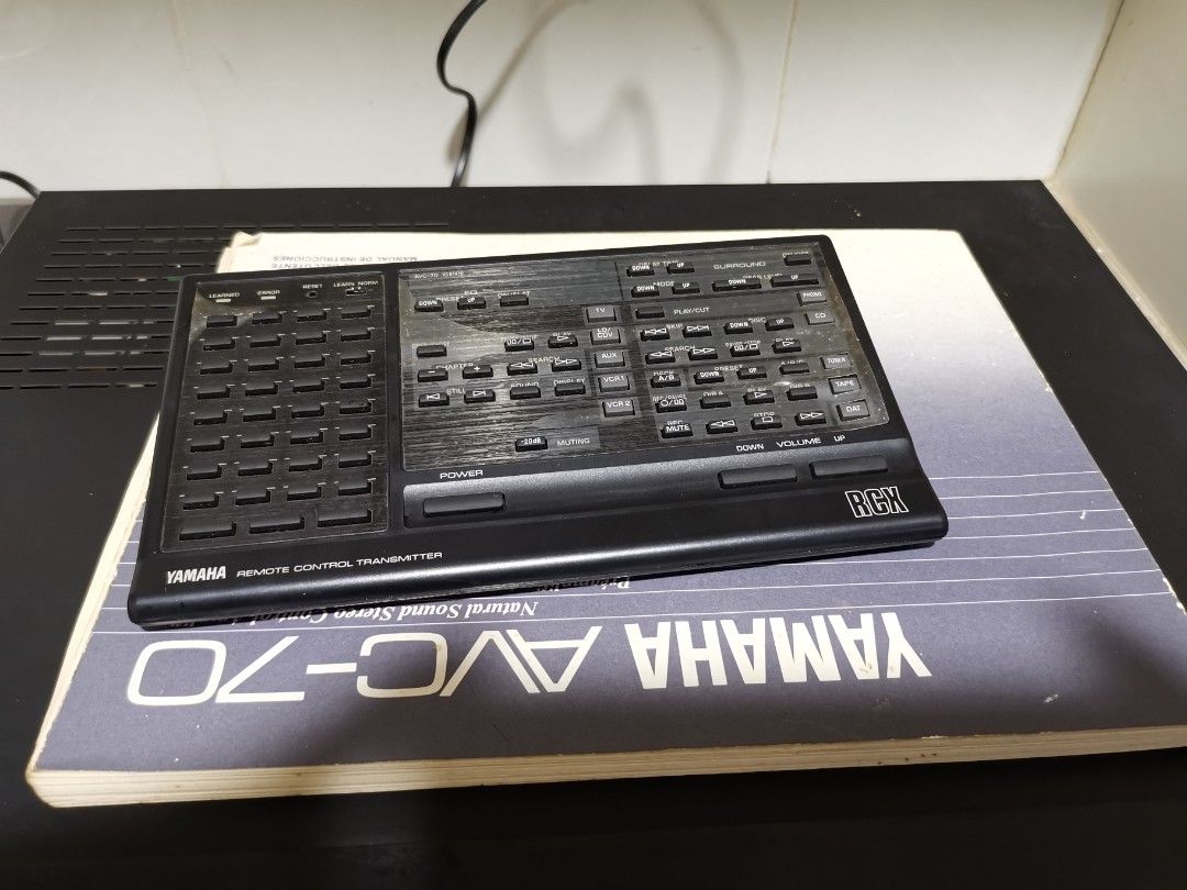 Yamaha AVC-70 Stereo Pre-Amplifier with phono mm and remote, Audio ...