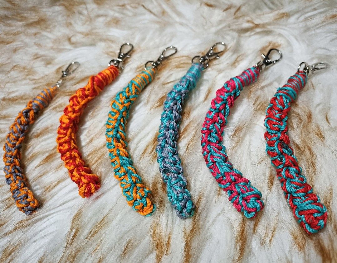 2 coloured strings of the hand made cat-tail keychain, Hobbies & Toys ...