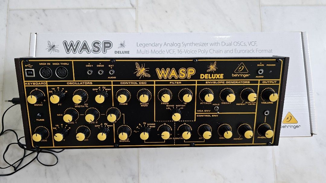 Behringer Wasp Deluxe, Hobbies & Toys, Music & Media, Musical ...