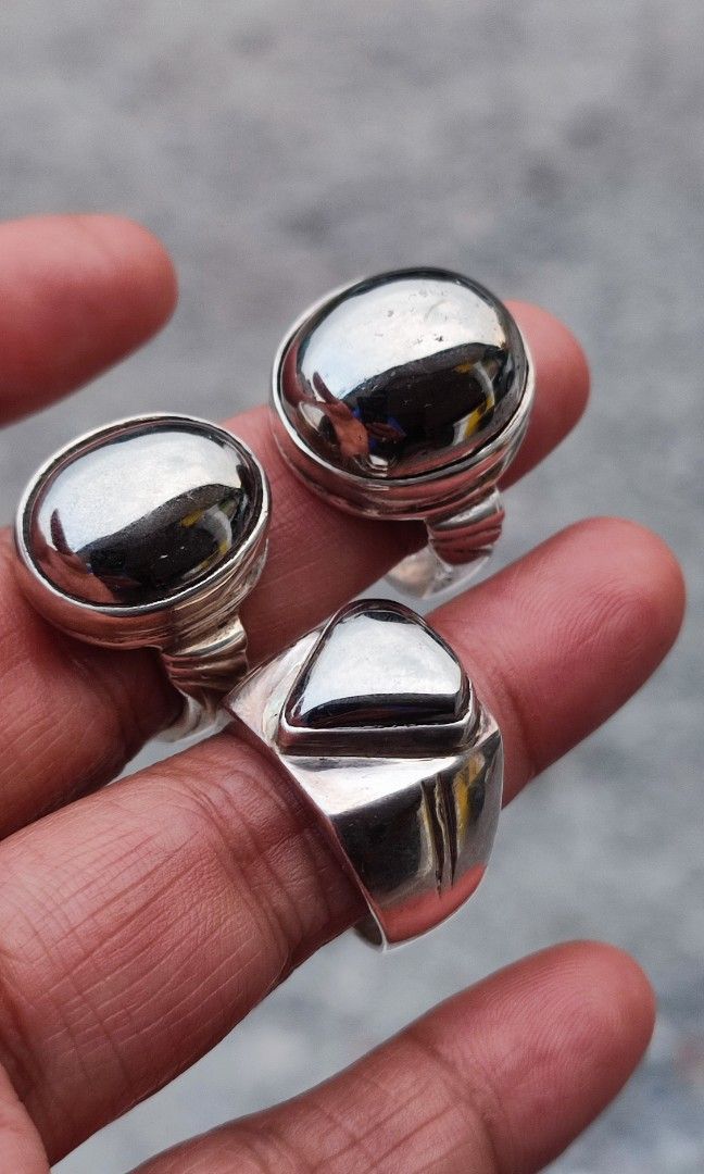 Besi Towo, Men's Fashion, Watches & Accessories, Jewelry on Carousell