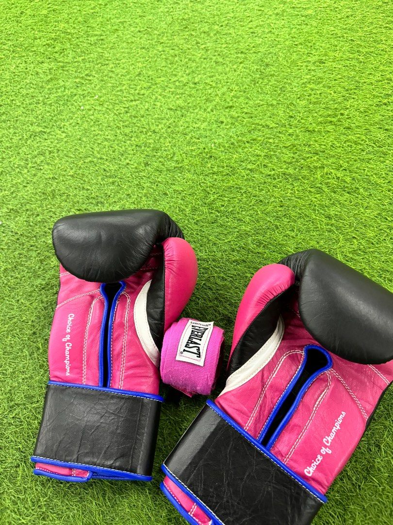 Everlast Women's Powerlock Hook/Loop Gloves 12 oz Black/Pink, Sports ...