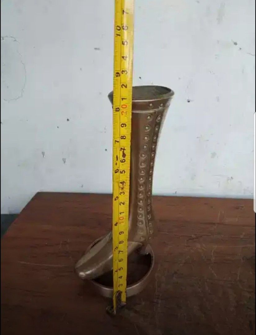 Fas bunga bentuk sepatu, Antik, Pajangan di Carousell