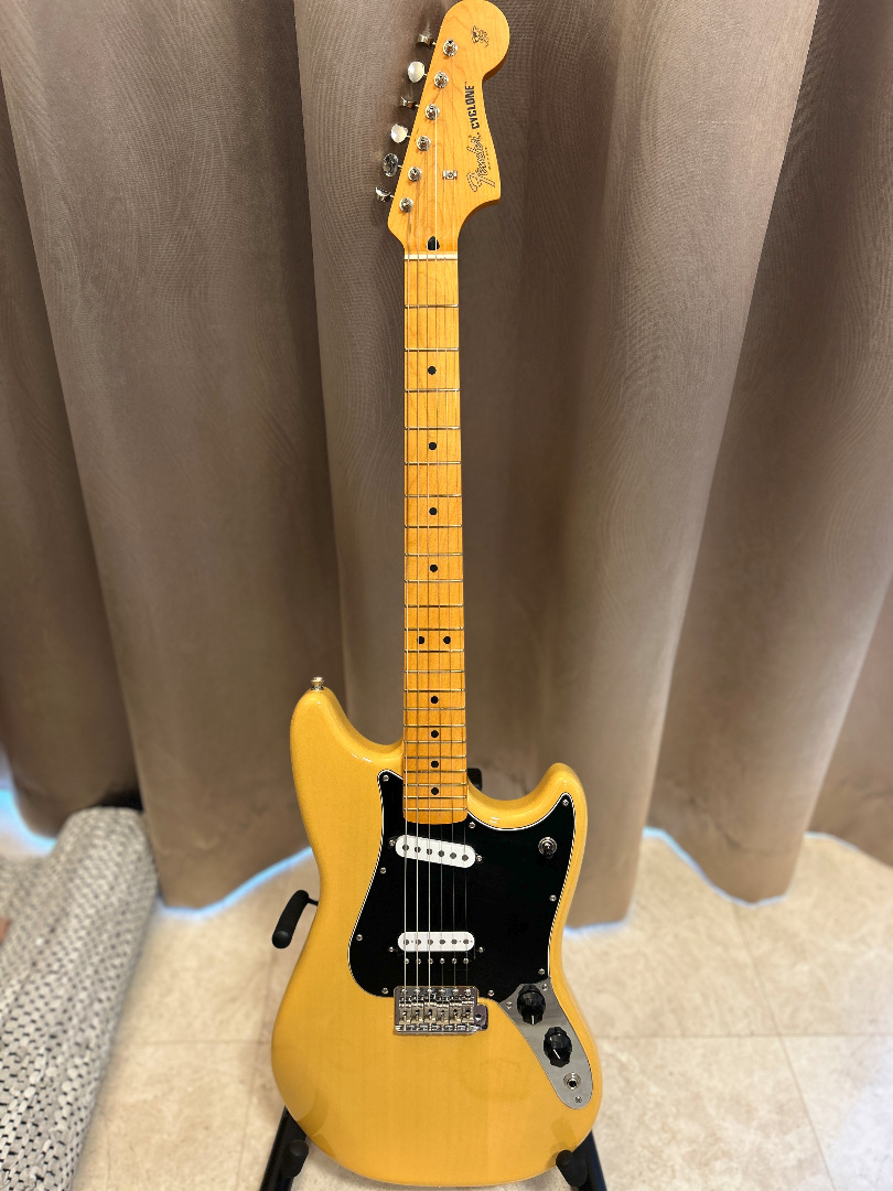 Fender Japan Cyclone 2024 Limited Edition , Hobbies & Toys, Music ...