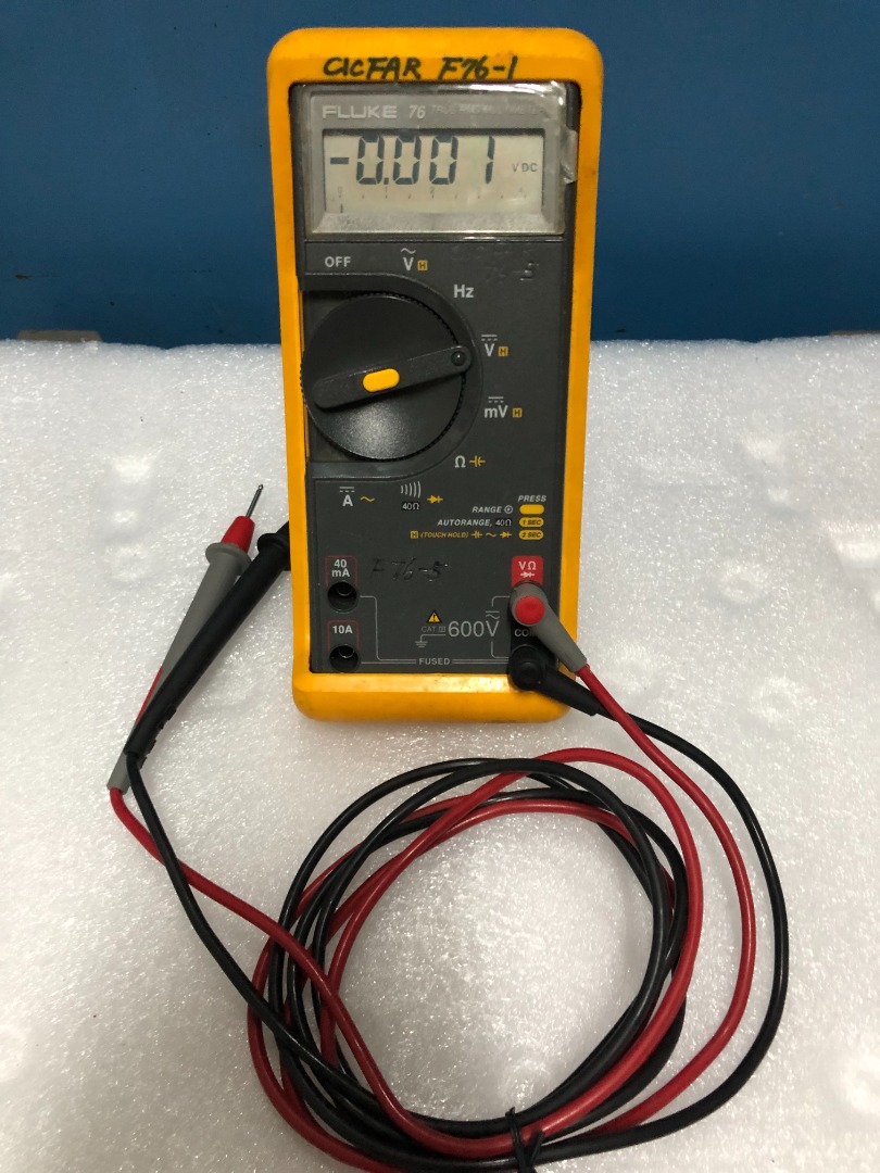 Fluke 76 True RMS Digital Multimeter (with original Fluke test leads ...