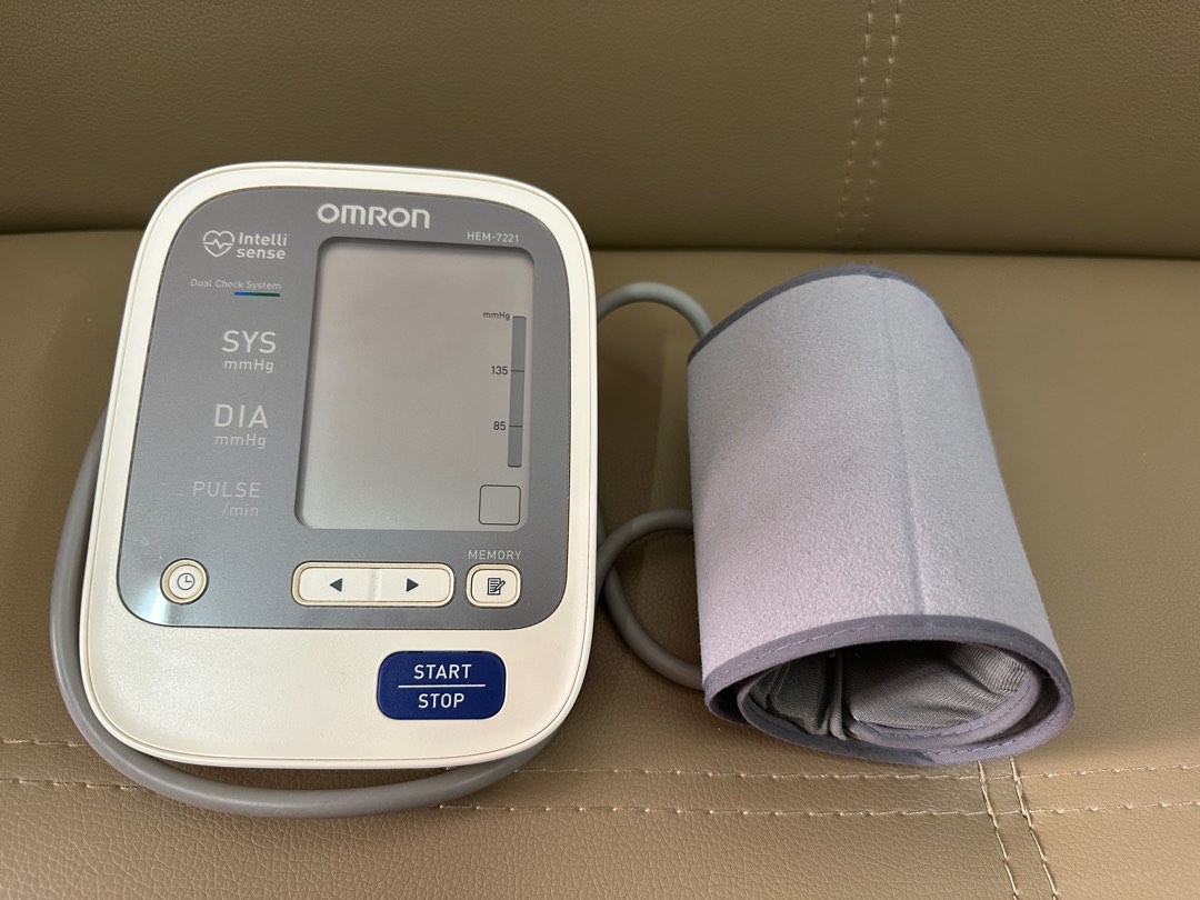 Omron HEM-7221, 健康及營養食用品, 健康監測儀和體重秤 - Carousell