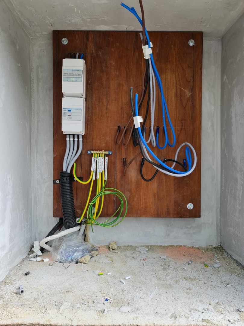 LEW LICENCE ELECTRICAL SERVICES/ WHOLE HOUSE REWIRING AND INSTALLATION/ PARTIAL REWIRING ...