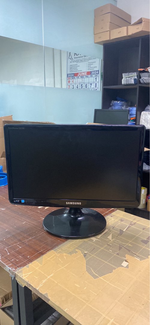 SAMSUNG 19inches SyncMaster SA100 LED Computer Monitor For Office Computers Tech Desktops On