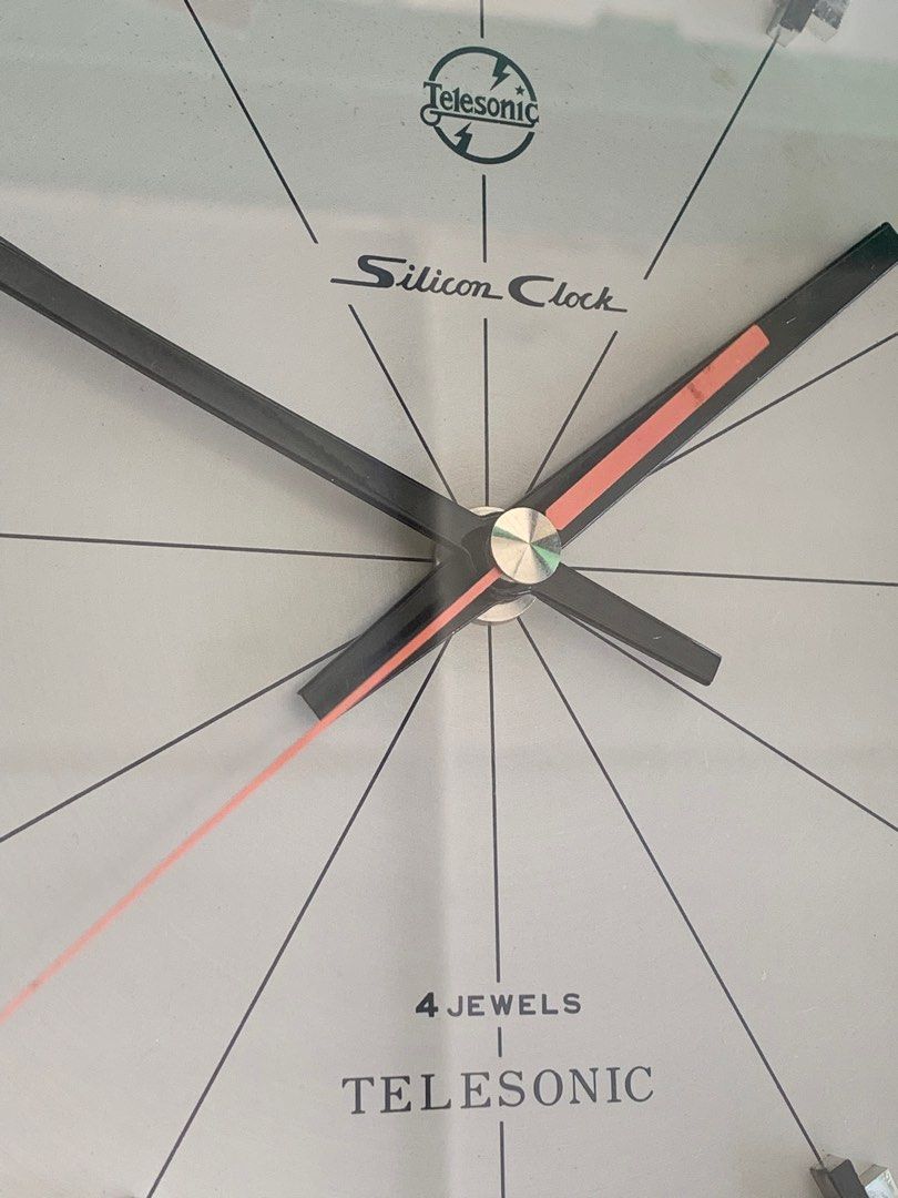 Silicon Wall Clock Vintage, Furniture & Home Living, Home Decor, Clocks ...