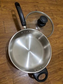 Tupperware universal wok 38cm, Furniture & Home Living, Kitchenware ...