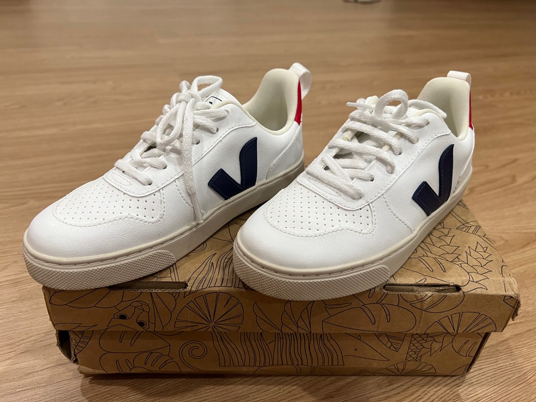 100% Original VEJA Small V10 Kids Sneaker UK2.5, Babies & Kids, Babies ...