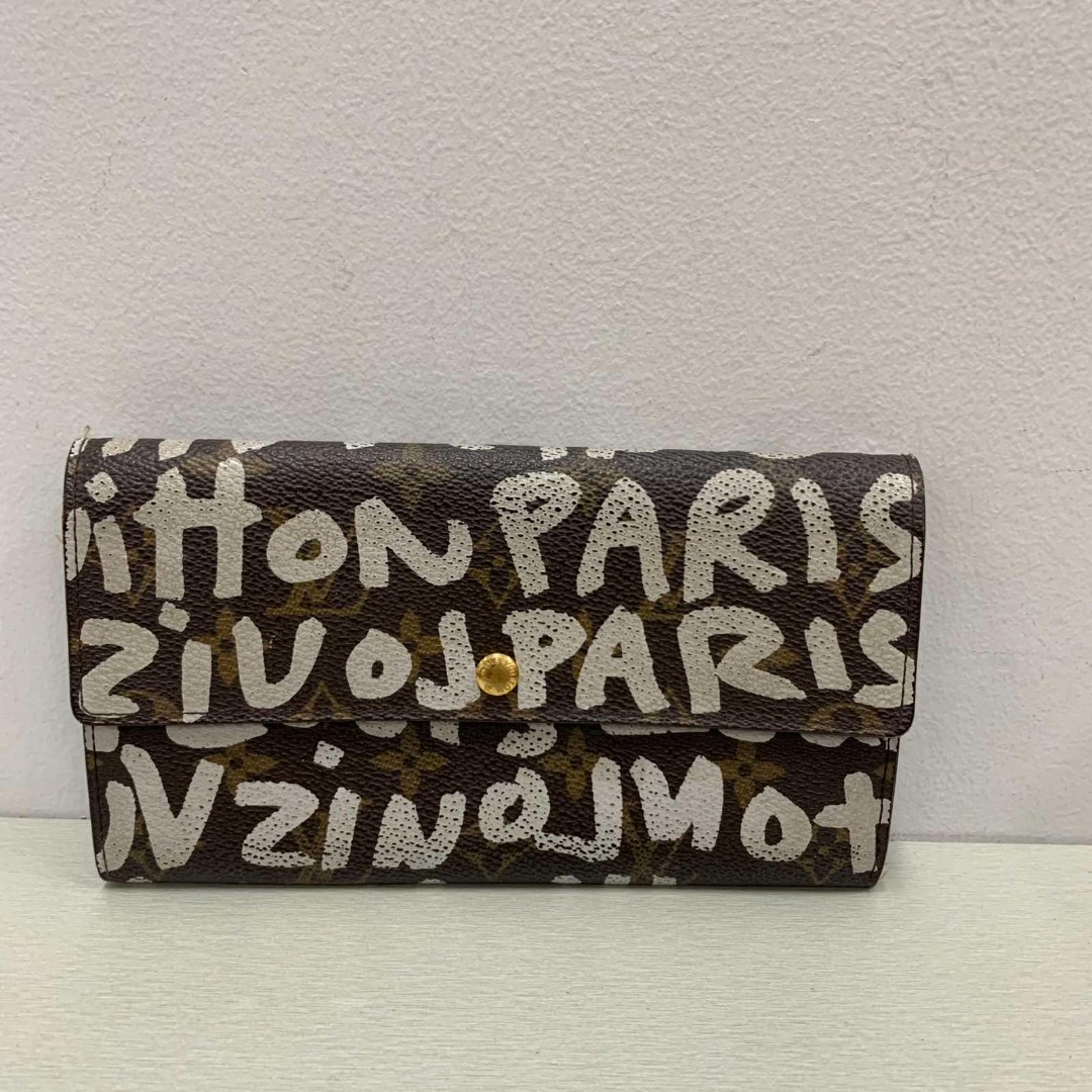 247003025 LOUIS VUITTON SLG MONOGRAM GRAFITTI SARAH, Luxury, Bags ...