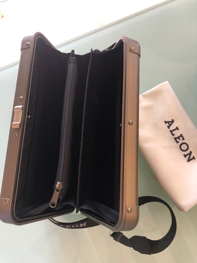Aleon Aluminium Vanity Case (Almost new), Women's Fashion, Bags ...