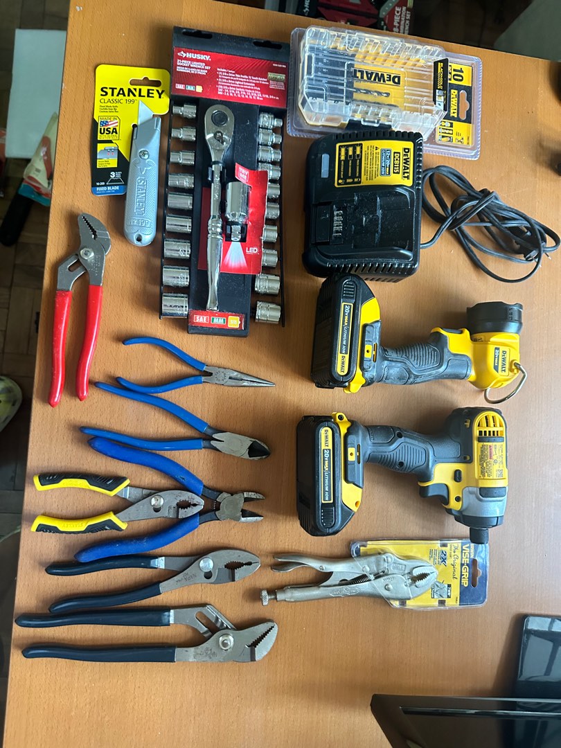 Dewalt drill bundle tools, Commercial & Industrial, Construction Tools ...