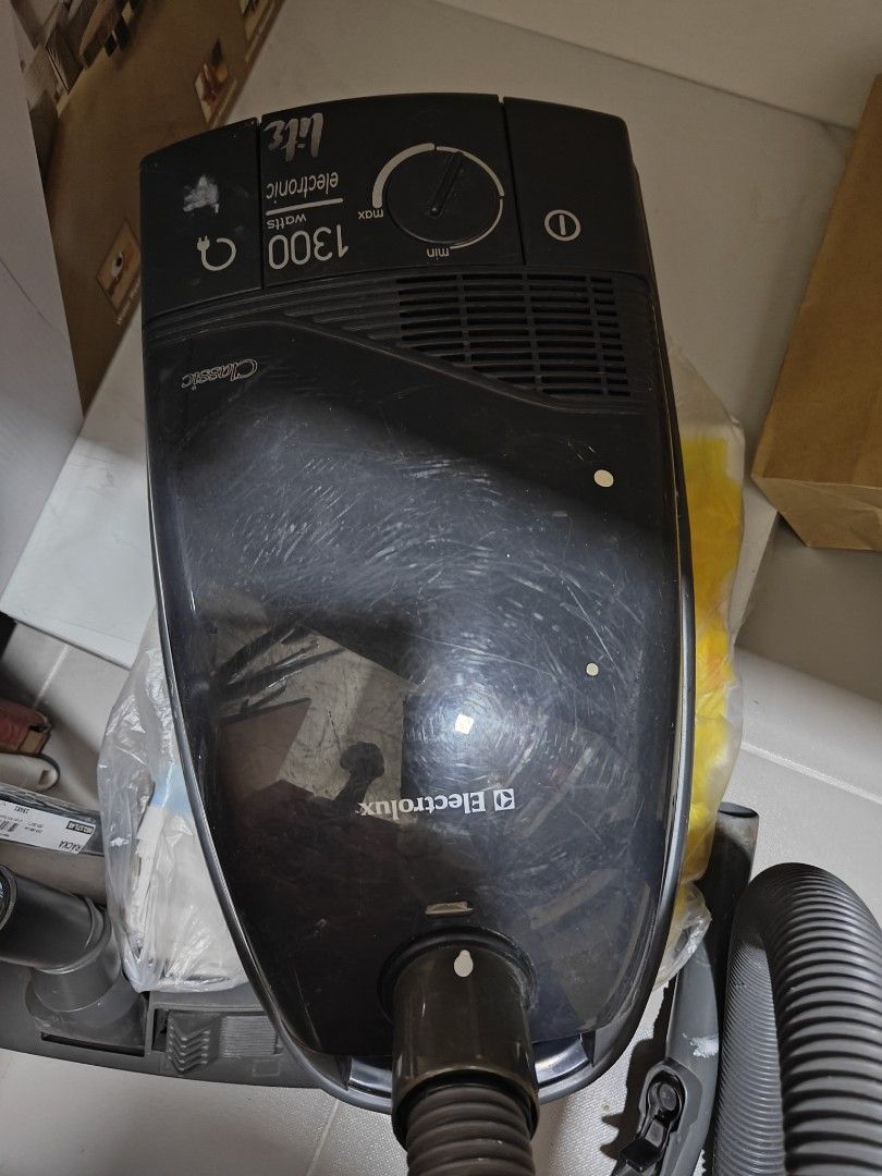 Electrolux vacuum, TV & Home Appliances, Vacuum Cleaner & Housekeeping ...