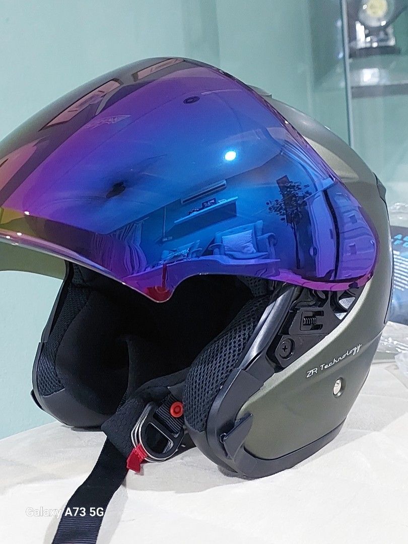 GRACSHAW HELMET, Motorbikes on Carousell
