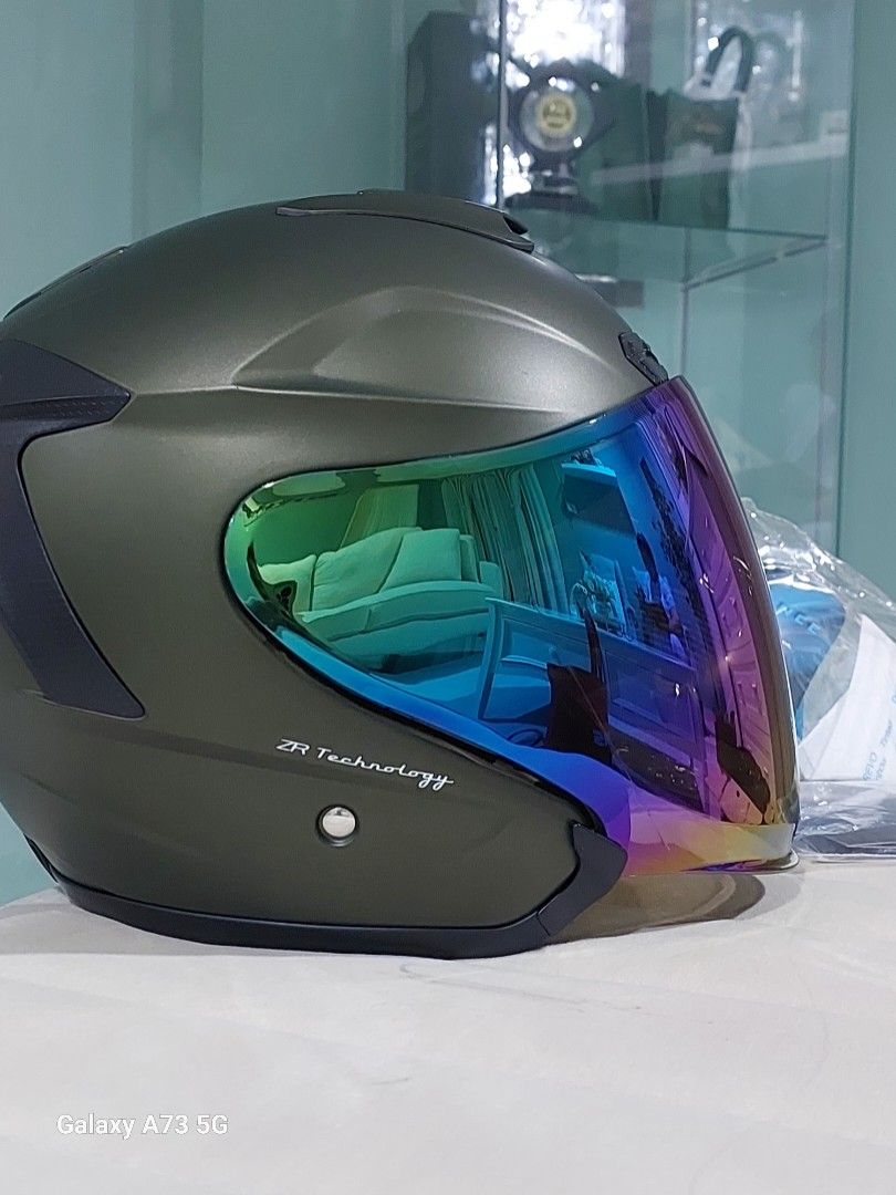 GRACSHAW HELMET, Motorbikes on Carousell