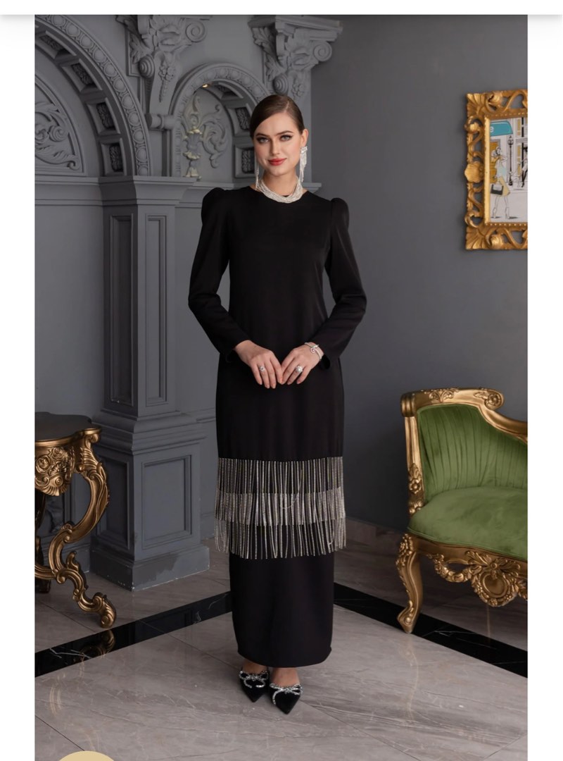 Larney Lady Anne in Jet black, Women's Fashion, Muslimah Fashion, Baju ...