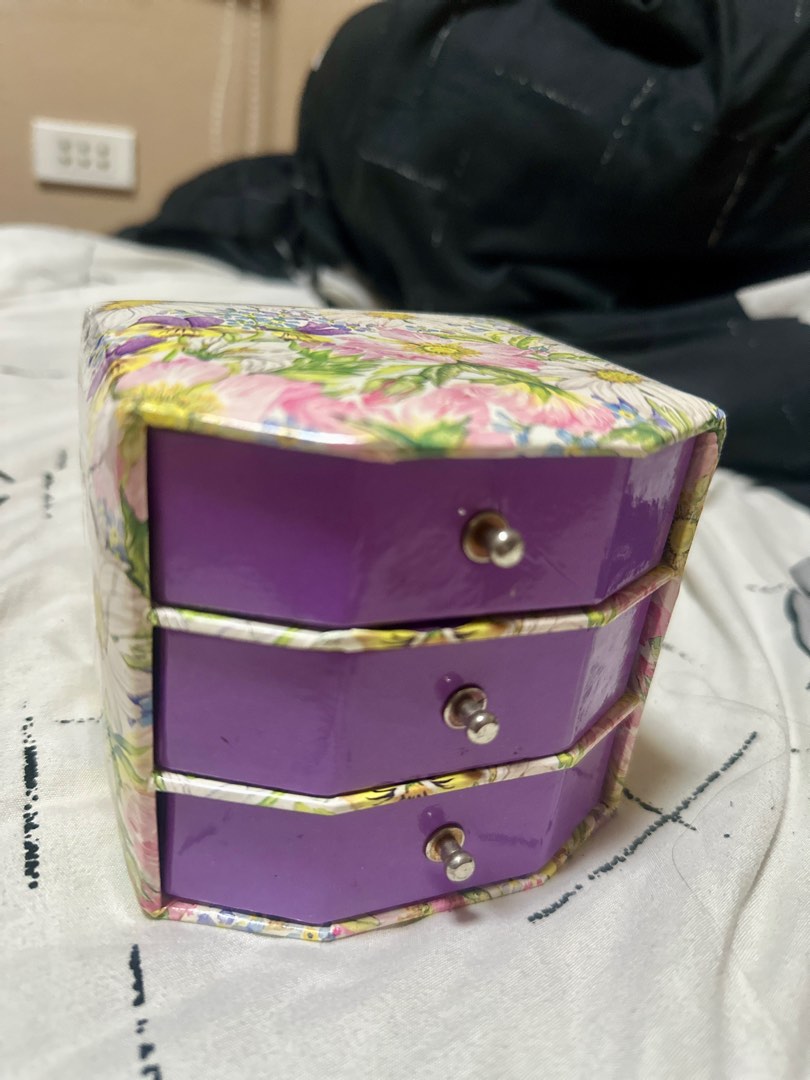 Mini chest accessory/jewelry box very cute design, Announcements on ...
