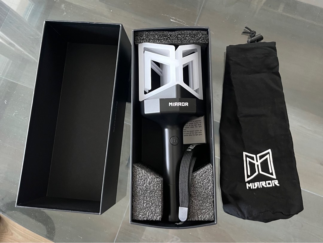 Mirror 手燈 official light stick, 興趣及遊戲, 收藏品及紀念品, 明星周邊 - Carousell