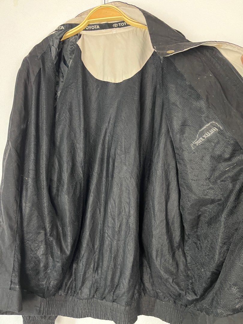 Toyota Hilux 4WD Baggy Jacket, Men's Fashion, Coats, Jackets and ...