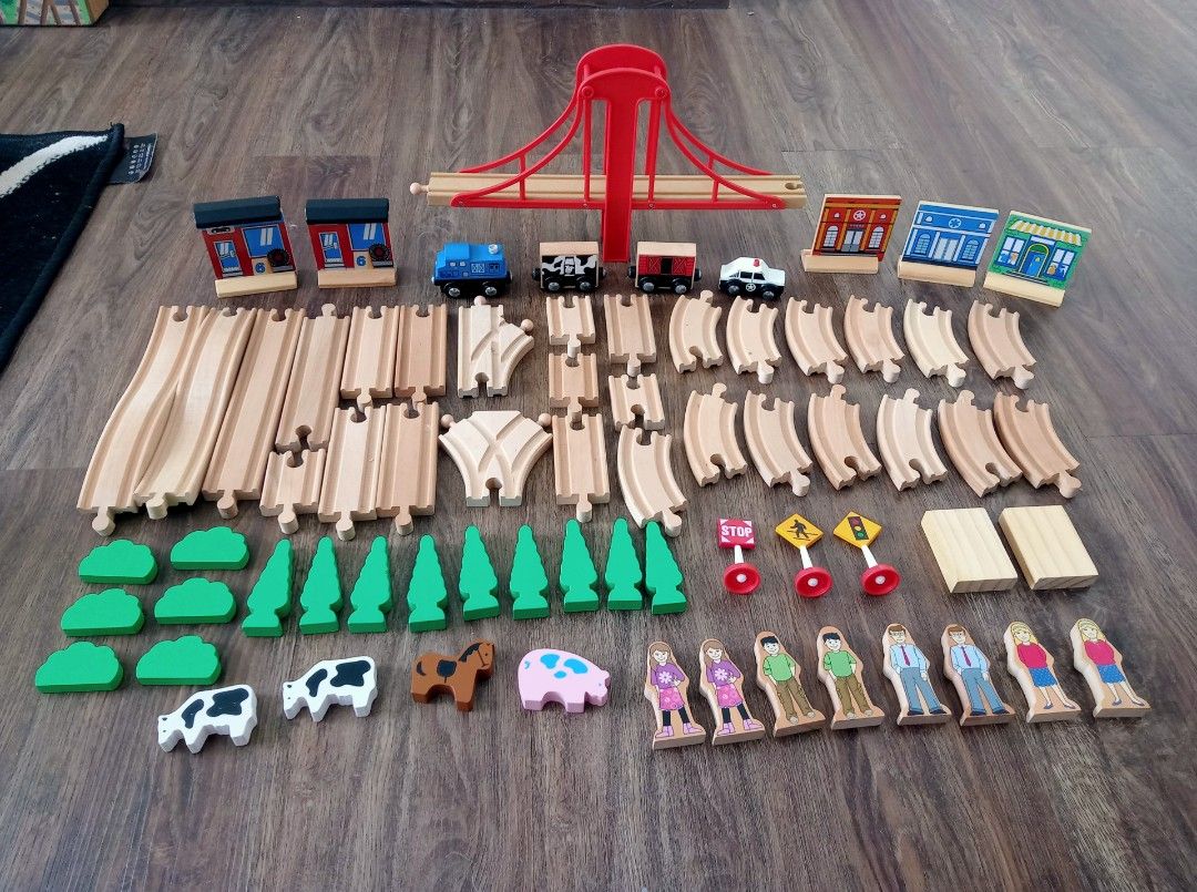 Toys R Us mega train world Imagination Express, Toys & Collectibles ...