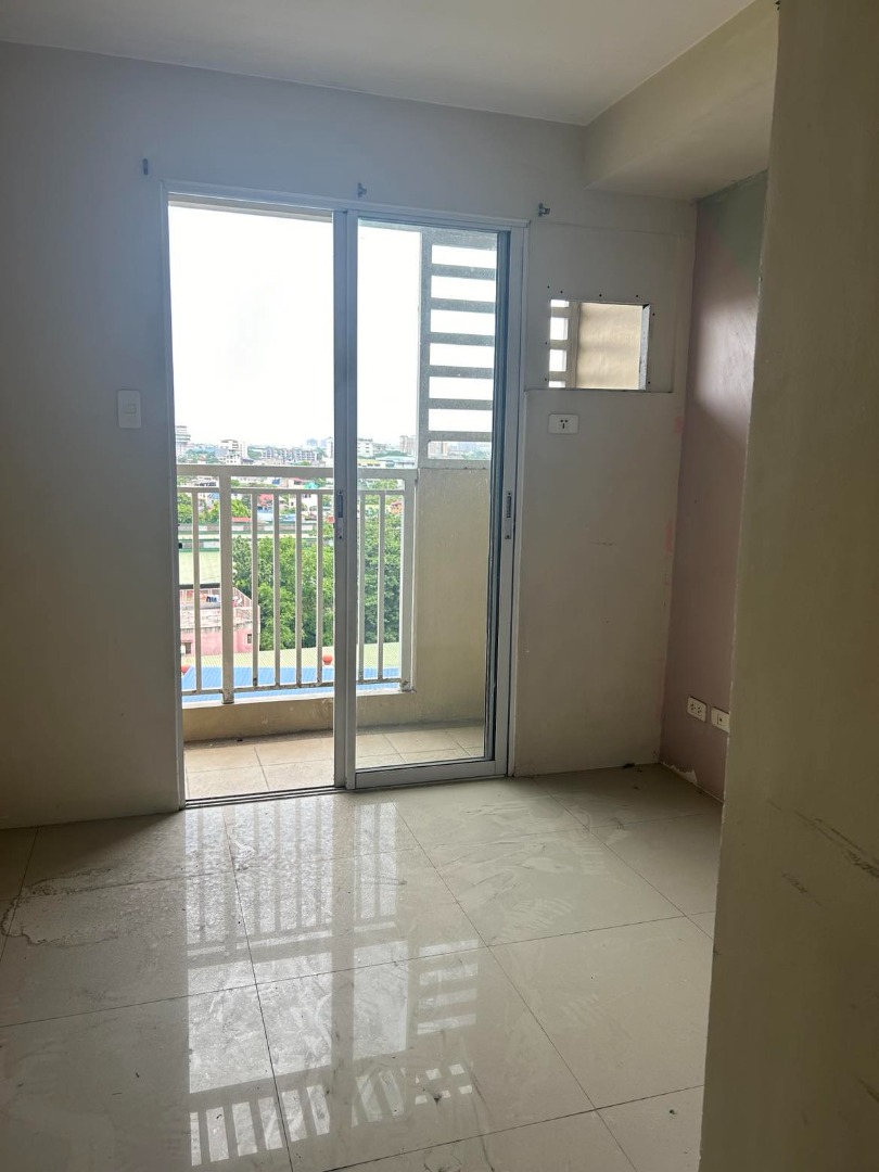 2 BR Foreclosed Condo Unit for SALE in Cerritos Residences, Mercedes ...