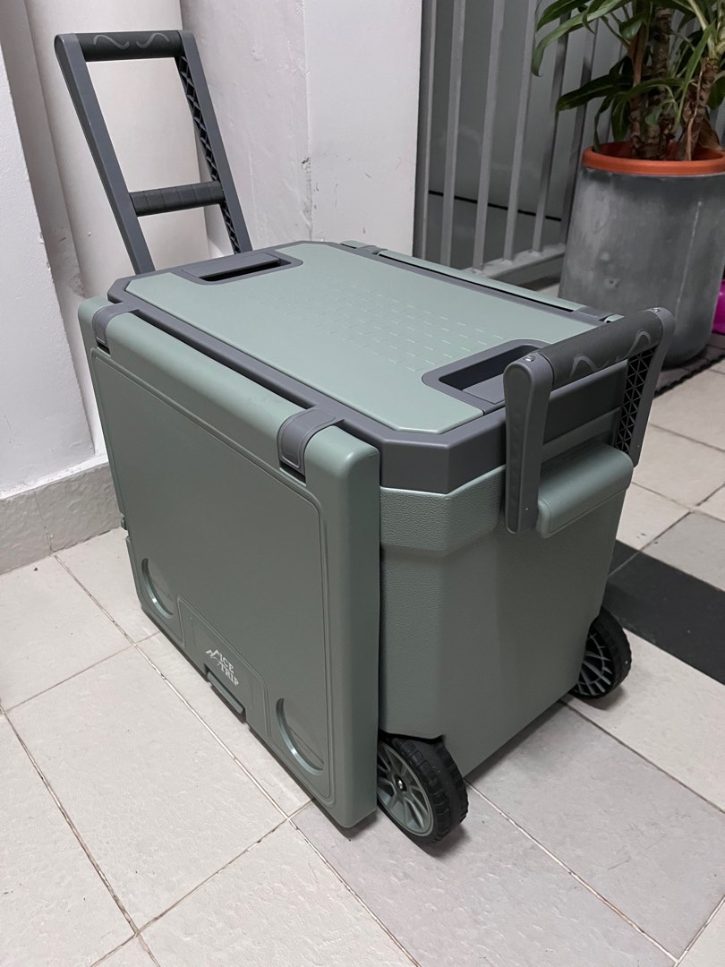 32L Ice Box Camping Cooler Box With Wheel Chair Table Kotak Ais Batu ...