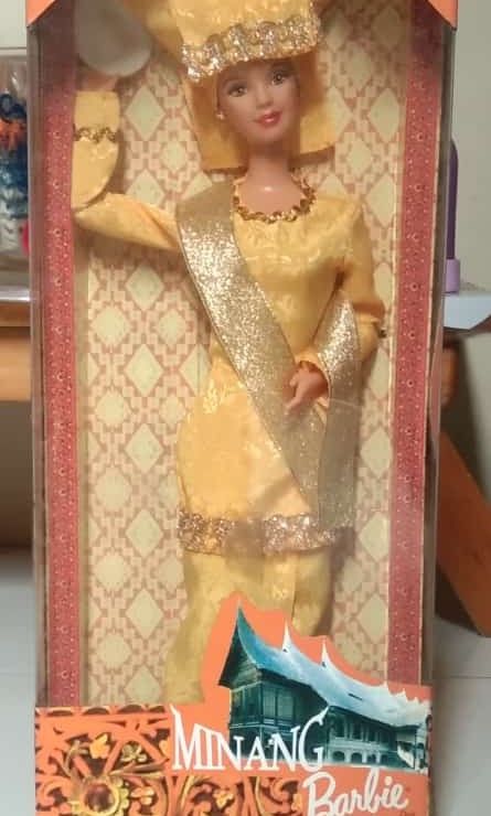 Barbie kolektor Minang special edition, Toys & Collectibles, Mainan di ...