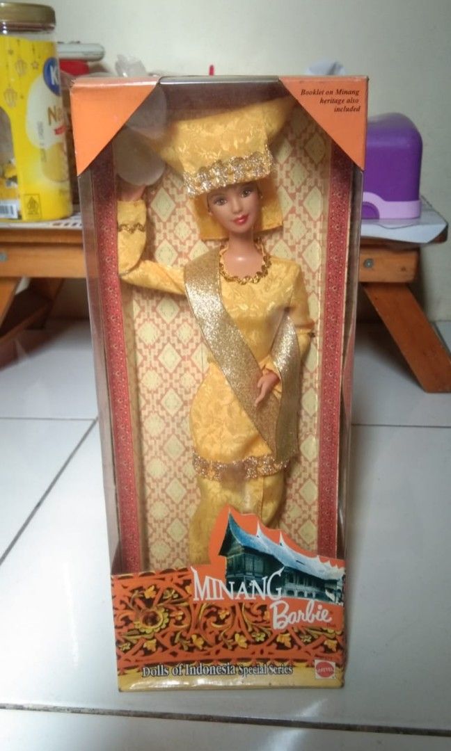 Barbie kolektor Minang special edition, Toys & Collectibles, Mainan di ...