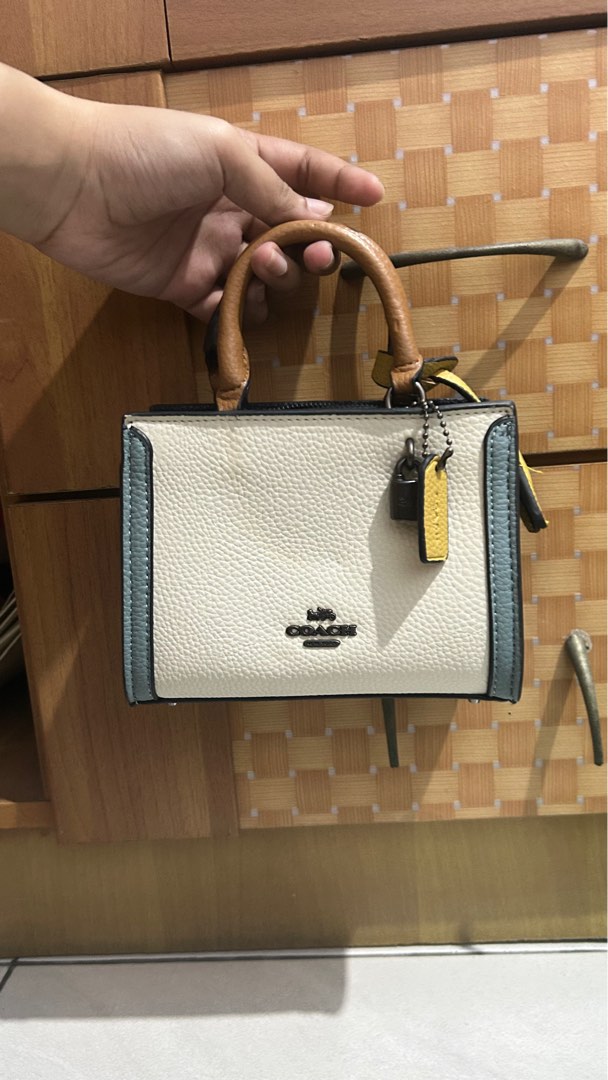 Coach micro zoe, Barang Mewah, Tas & Dompet di Carousell