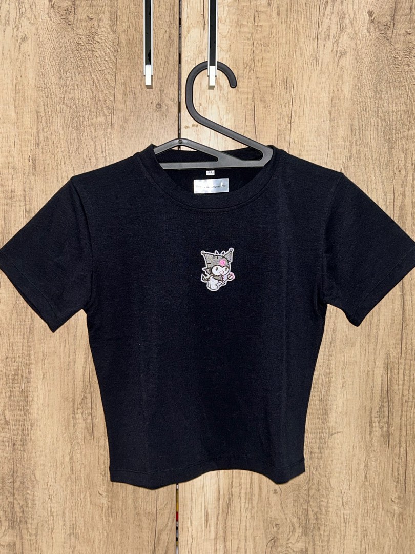 crop top hitam kuromi, Fesyen Wanita, Pakaian Wanita, Atasan di Carousell