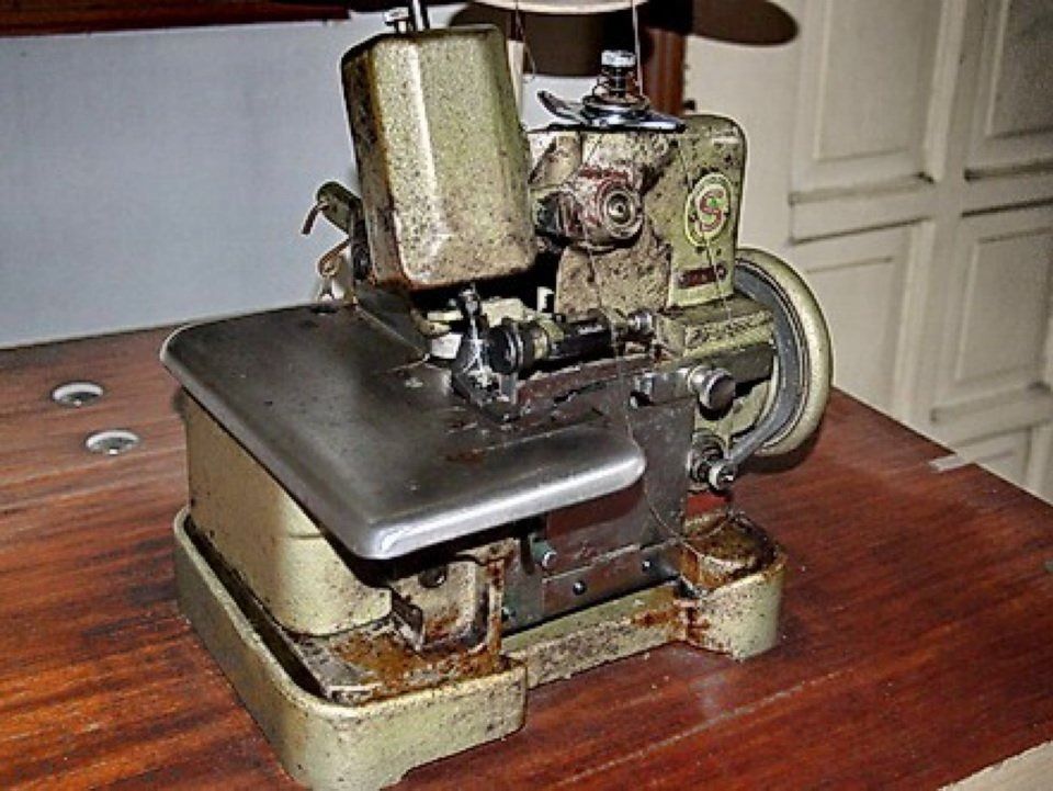 Singer Overlocker Edging Machine 3 thread made in Japan with Original ...