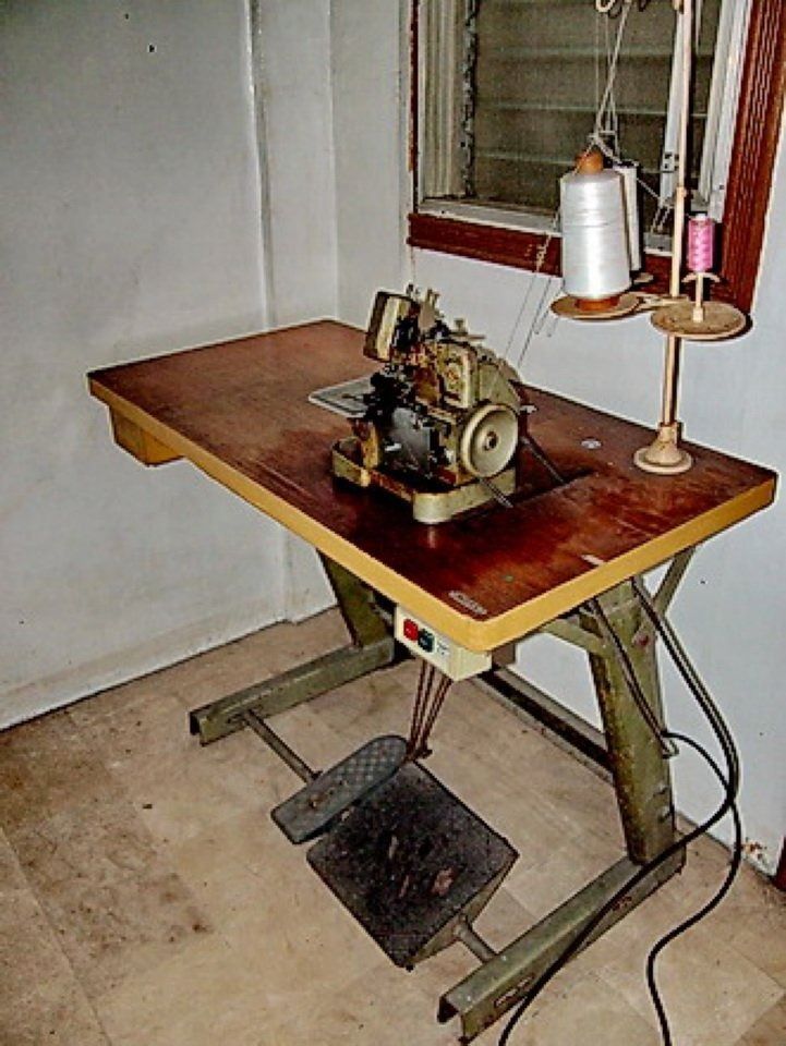 Edging Machine Overlocker Singer 3-thread made in Japan, Furniture ...
