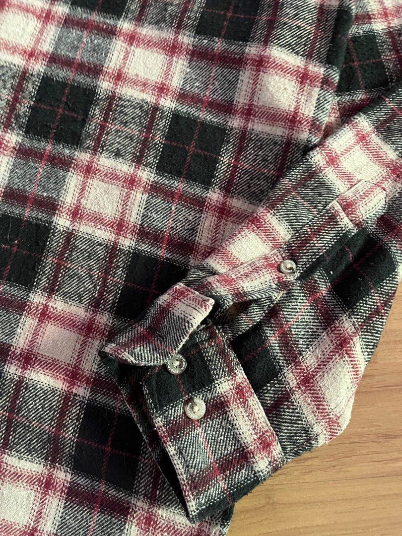 FIRST DOWN FLANNEL, Men's Fashion, Activewear on Carousell