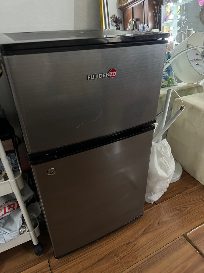 Fujidenzo small ref, TV & Home Appliances, Kitchen Appliances ...
