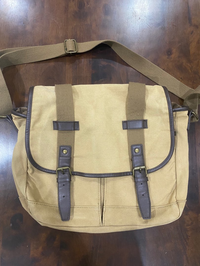 Goodfellow Sling Laptop Bag, Men's Fashion, Bags, Sling Bags on Carousell