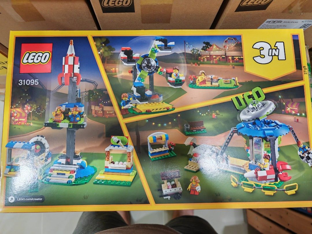 LEGO 31095 Creator 3 in 1 Fairground Carousel, Hobbies & Toys, Toys ...